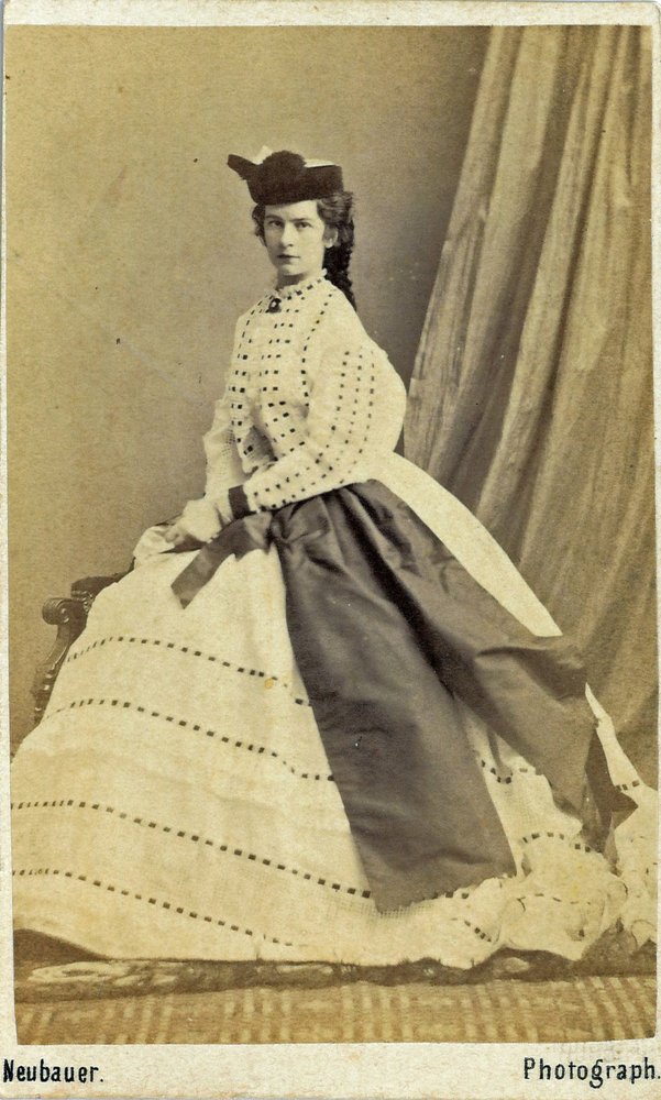 difference between empress and queen consort