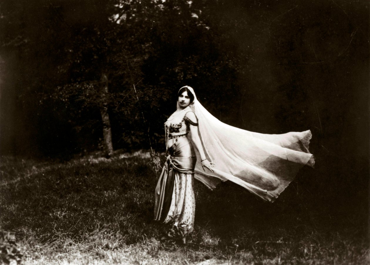 Portrait of Margaretha Geertruida Zelle, known as Mata Hari