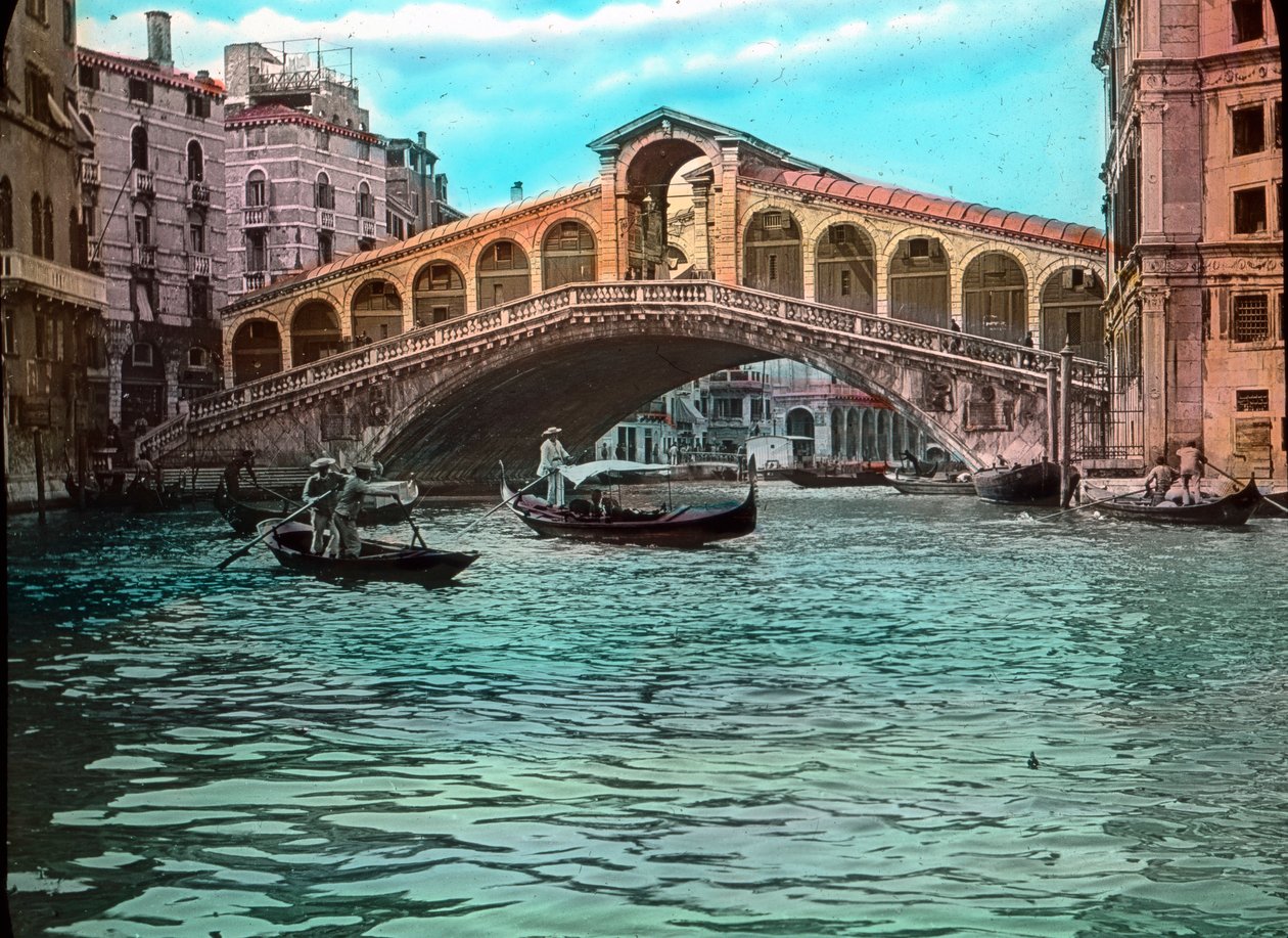 Rialto Bridge and Grand Canal, Venice, Italy, circa 1910. Carl Simon Archive