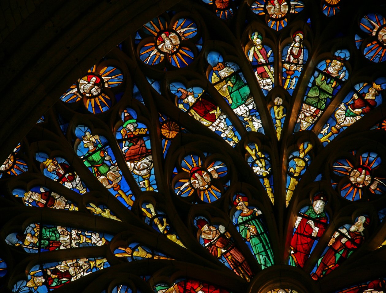 Window depicting figures on the Tree of Jesse in the south rose window