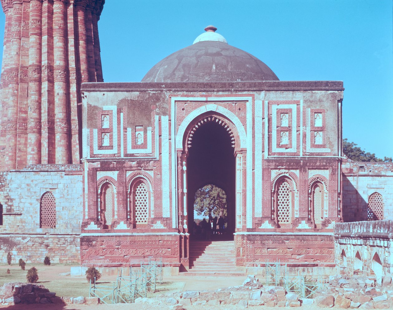 Alai Darwaza, Built by Ala-ud-din Khalji by Islamic School