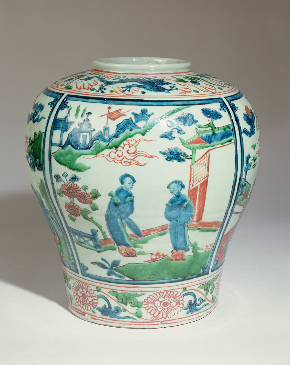 Swatow Polychrome Oviform Jar, Late 16th Century