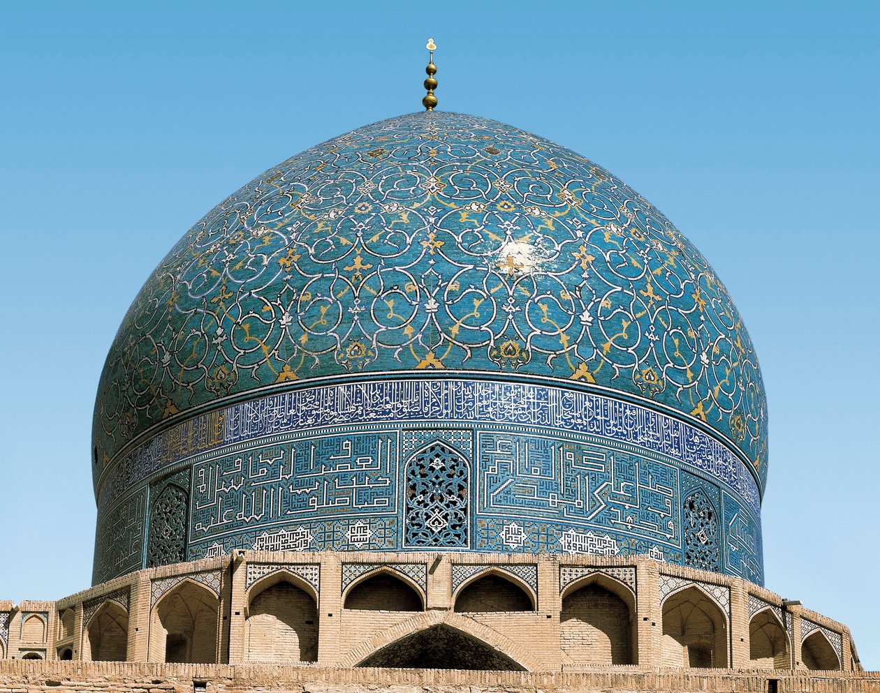 Persian architecture (Safavid): the dome of the Royal Mosque (or Masjid ...